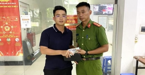 Gần 44 triệu đồng bên trong chiếc ví giữa đường và hành động bất ngờ ...