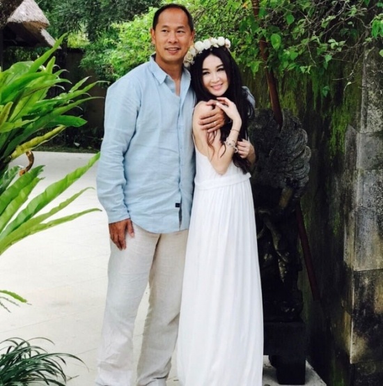 “Bông hồng lửa” Ôn Bích Hà” ly hôn chồng